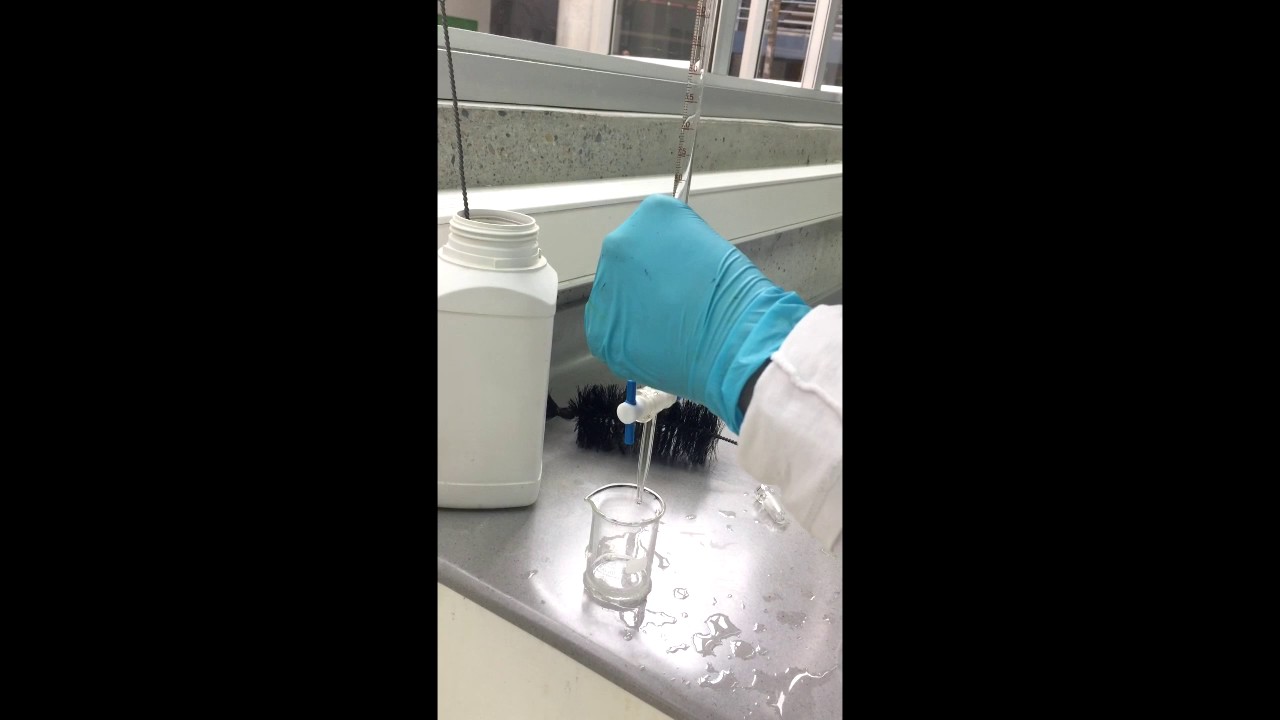 LAB. QUÍMICA GENERAL - MANEJO DE LA BURETA - YouTube