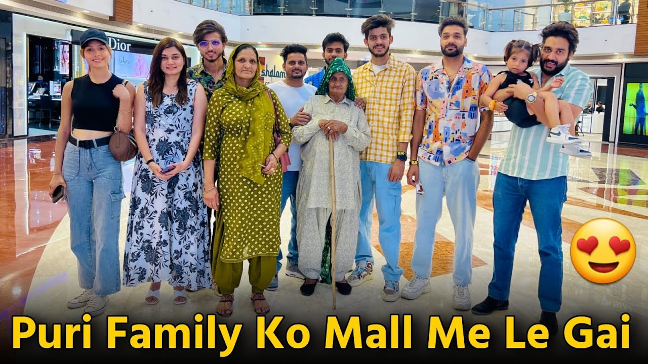 Puri Family Ko Mall Me Le Gai | Sumit Bhyan Vlogs - YouTube