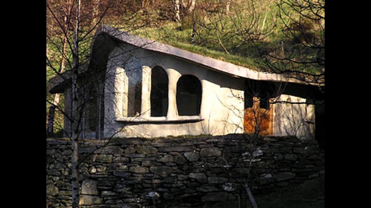 Cob building method presented by R.E.S.E.T. Center Bulgaria - YouTube