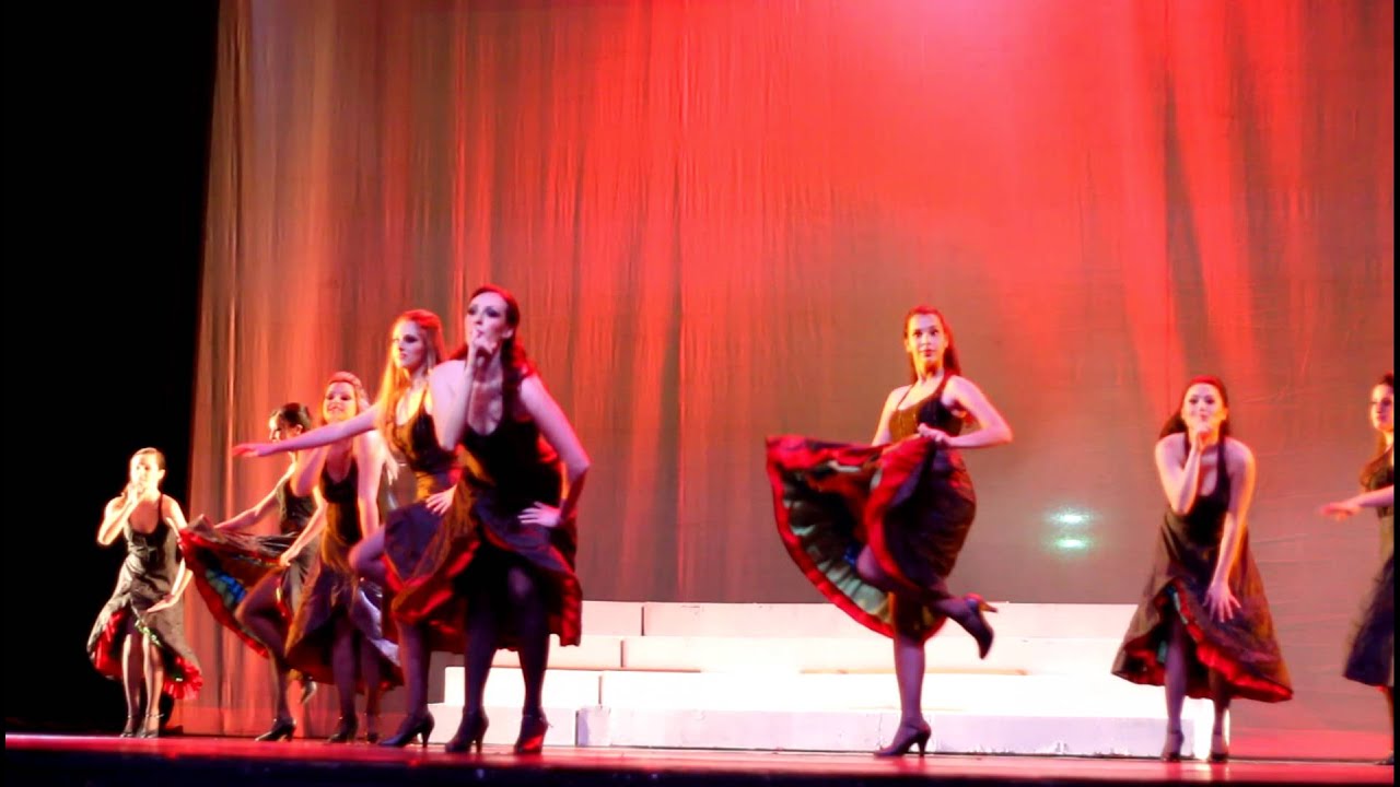 MOULIN ROUGE | Happy Dance - YouTube