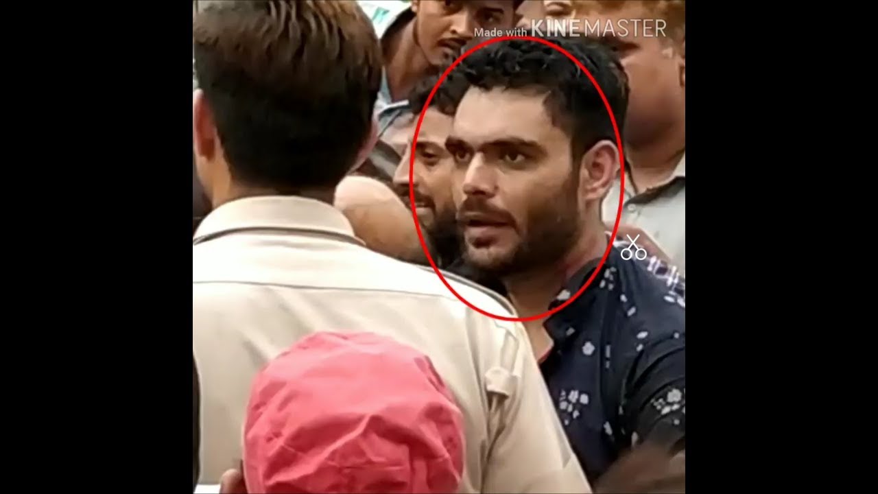 Chain snatcher caught and beaten by public in Delhi | live footage of ...