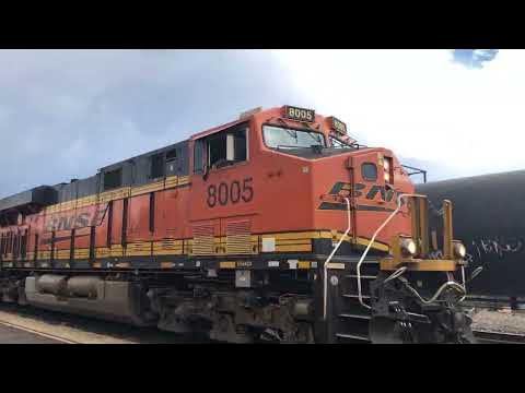 BNSF 7528 and BNSF 8005 West at Downtown Flagstaff - YouTube