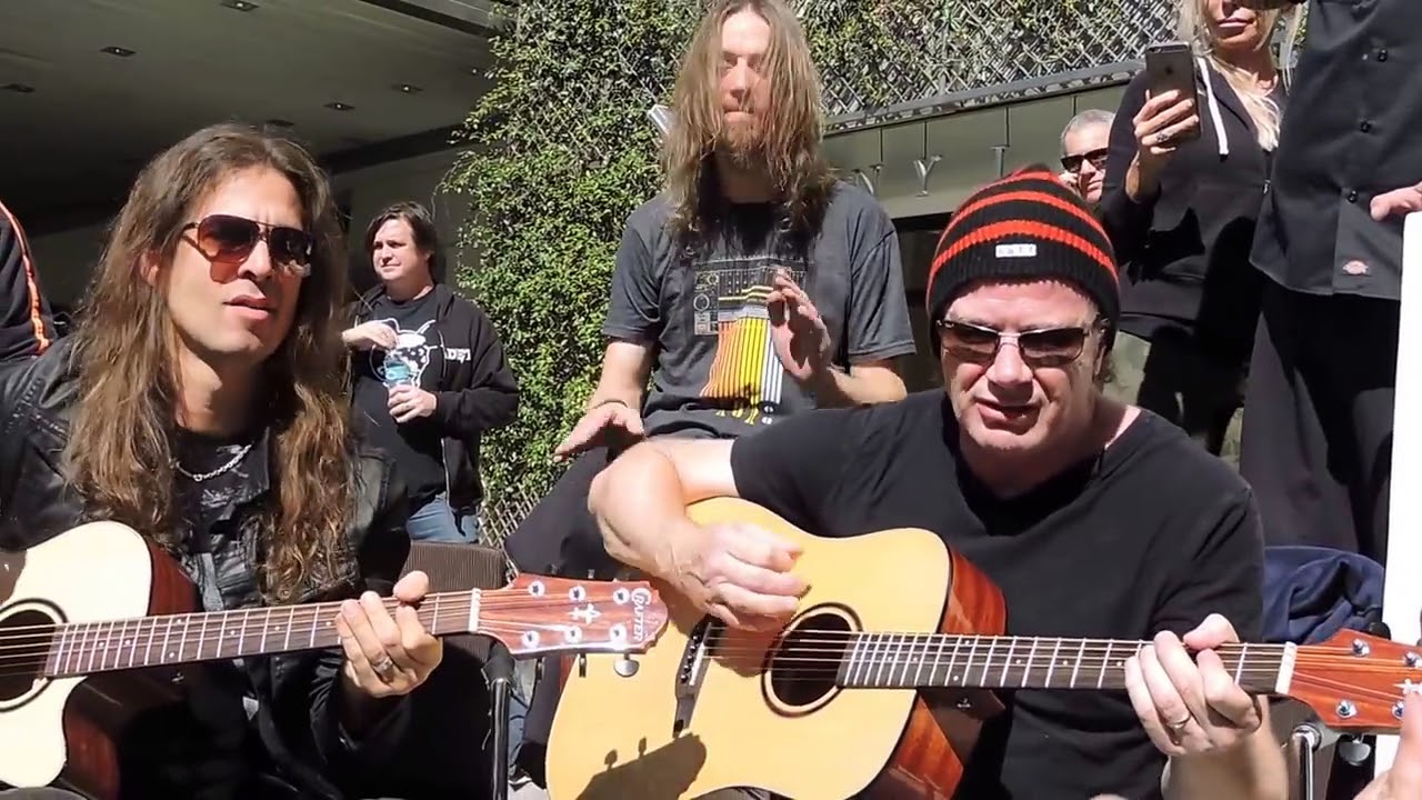 MEGADETH COM KIKO LOUREIRO EM BUENOS AIRES - YouTube