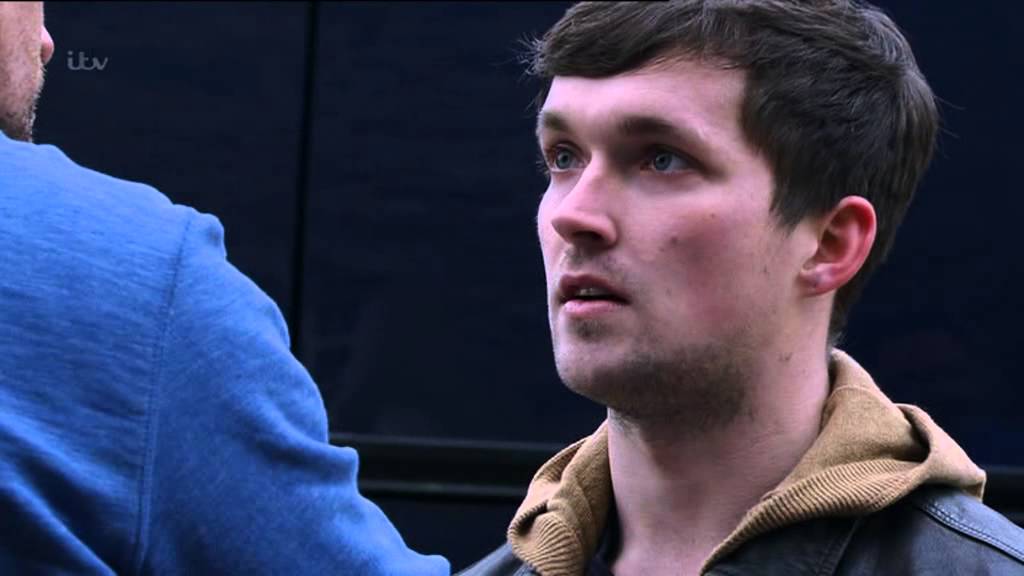 Cameron murray pins robbie when robbie threatens to hurt sarah dingle ...