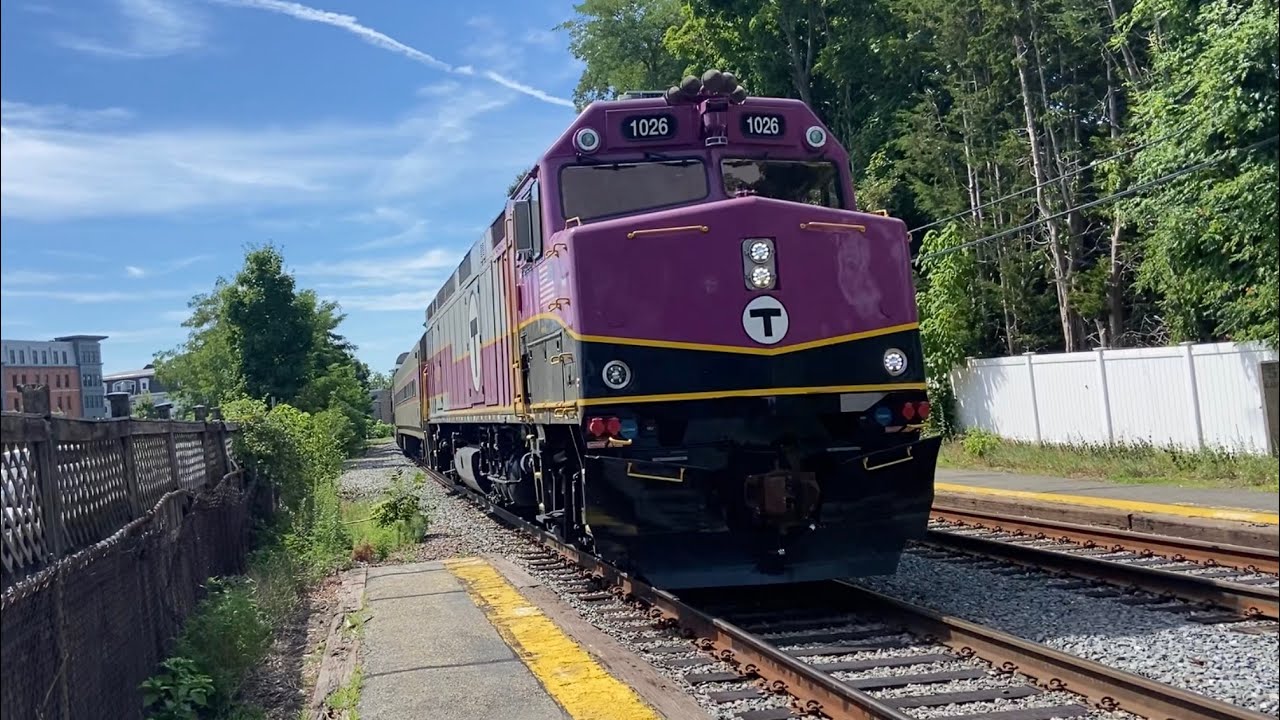 Recently Rebuilt MBTA F40PH-3Cs on the North Side | July 2022 - YouTube