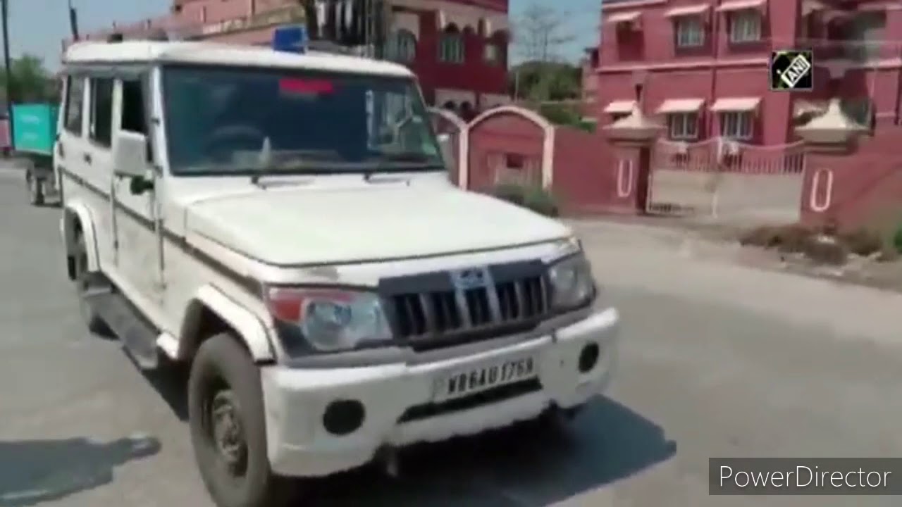 Police Lathi charge in India During covid-19 lockdown - YouTube