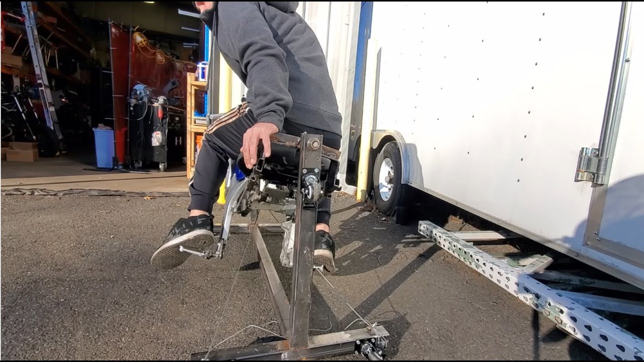 sportbike foot position... don't ride around duck footed - YouTube