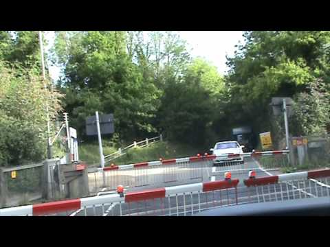 Betchworth Level Crossing - YouTube