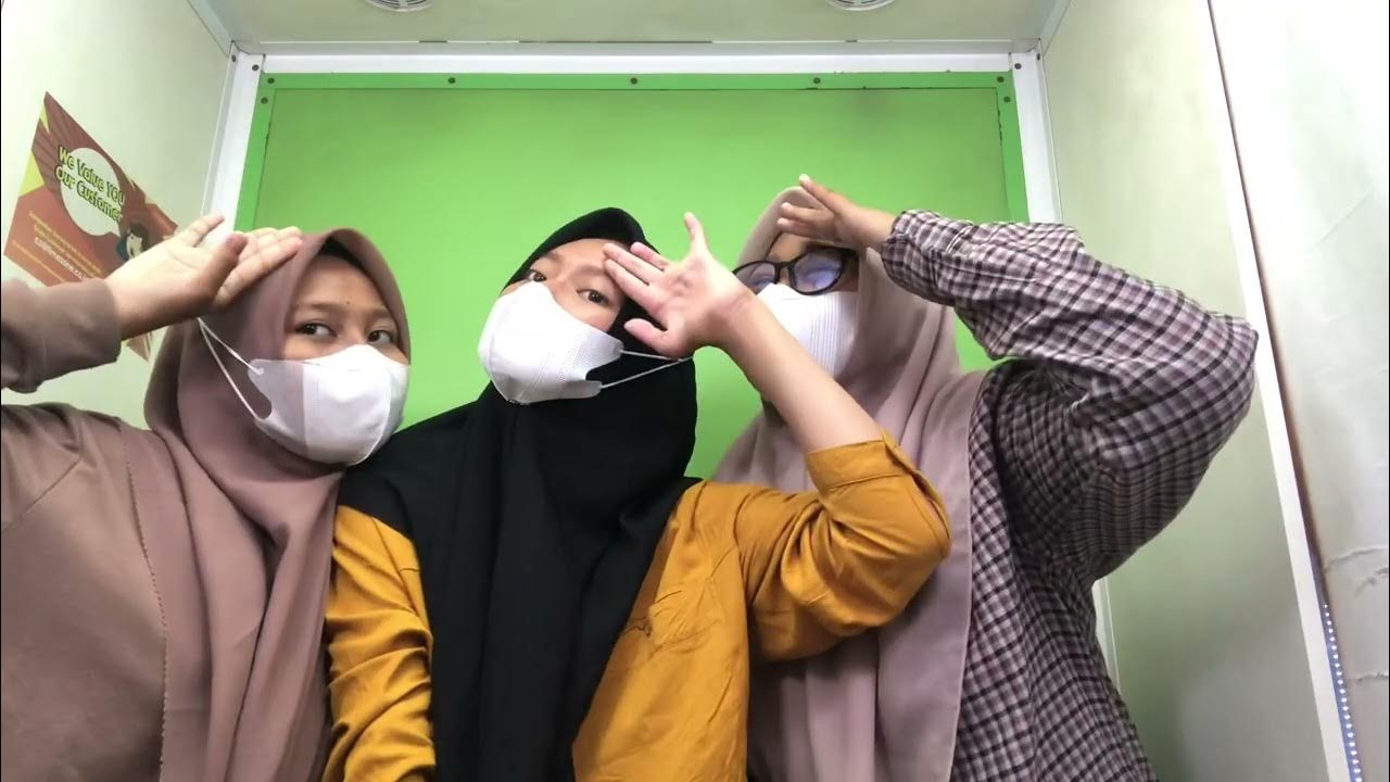 photo booth with maku - YouTube