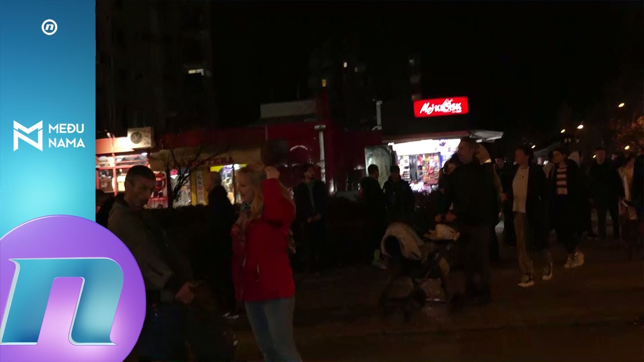 Novi Sad: Protest zbog prebijanja studenata - YouTube