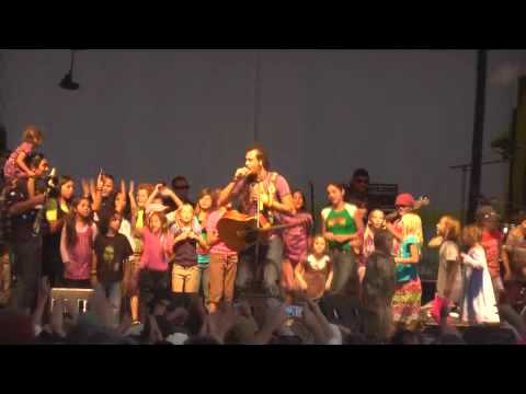 Michael Franti & Spearhead .. SAY HEY (I Love You) - YouTube