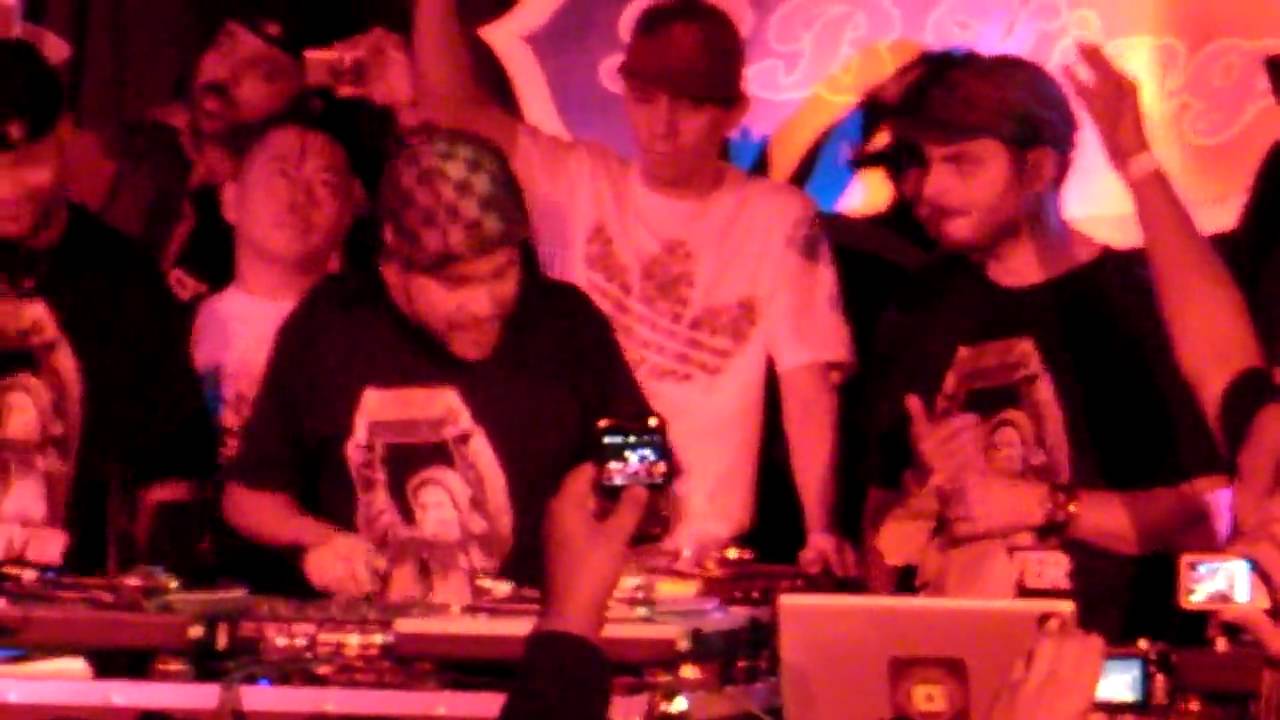 DJ Craze - Roc Raida Tribute Party BB King Blues NYC 10-23-2009 - YouTube