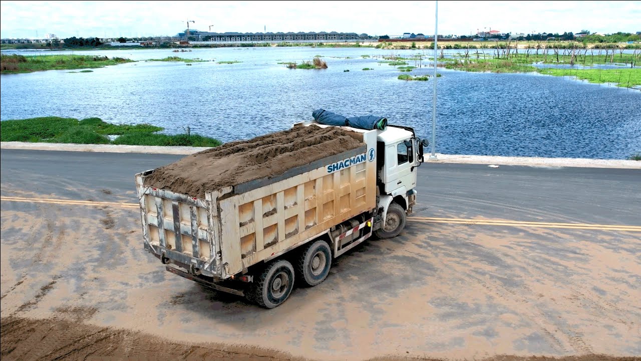 Fantastic SHACMAN, DONGFENG Truck Unloading Sand | Driver Skill Dozer ...