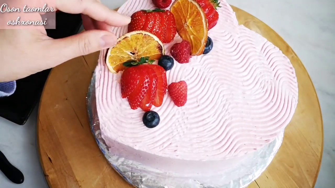 Qulupnayli tortni shunday tayyorlash kerak, eng Mevali tort bo'ldi ...