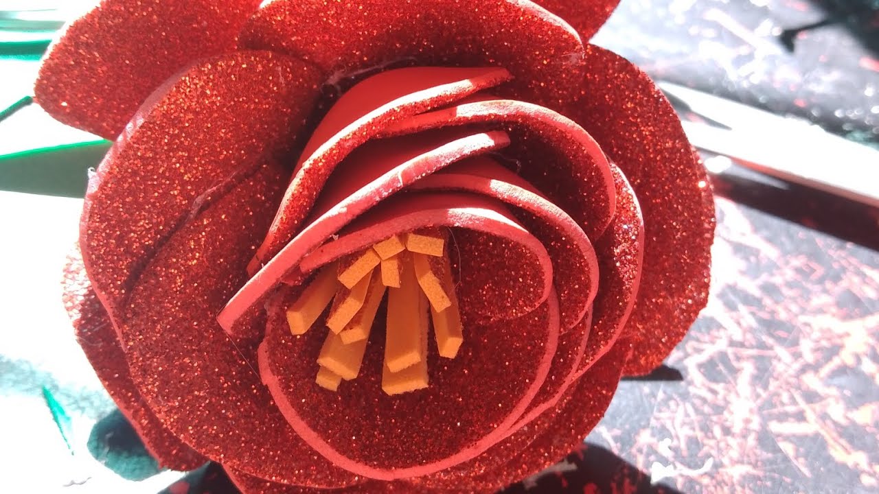 cómo hacer una flor con fomi muy fácil - YouTube