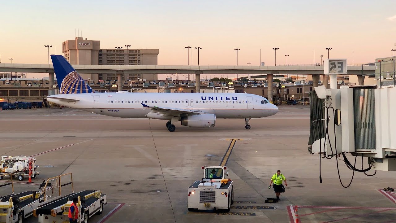Dallas/Fort Worth (DFW) Spotting – United Airlines/American – Boeing ...