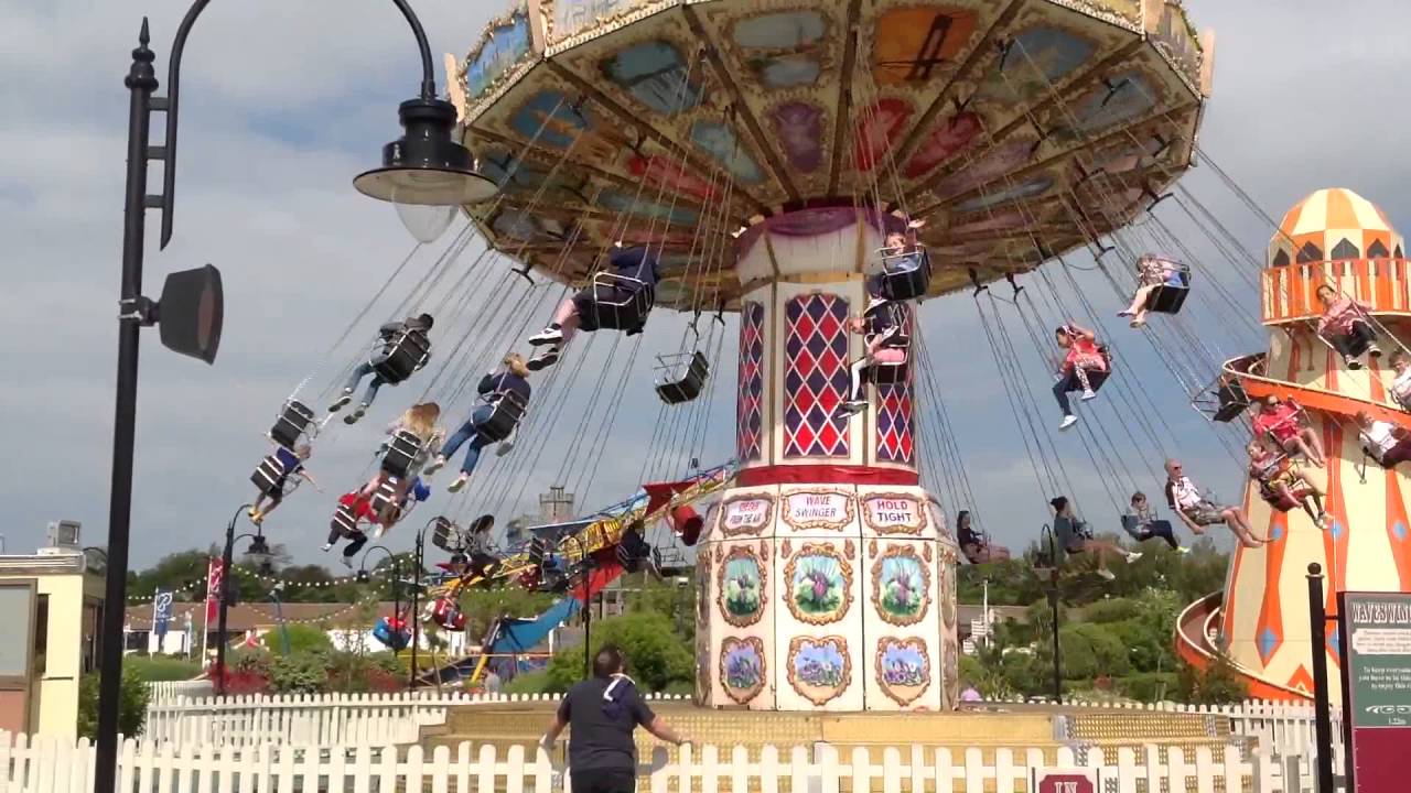 The WaveSwinger and The Umbrellas at Butlins Bognor Regis - YouTube