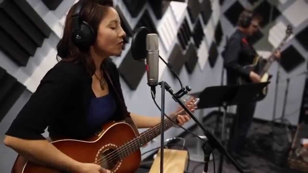 Leaf Rapids - Live at UMFM - Healing Feeling - YouTube
