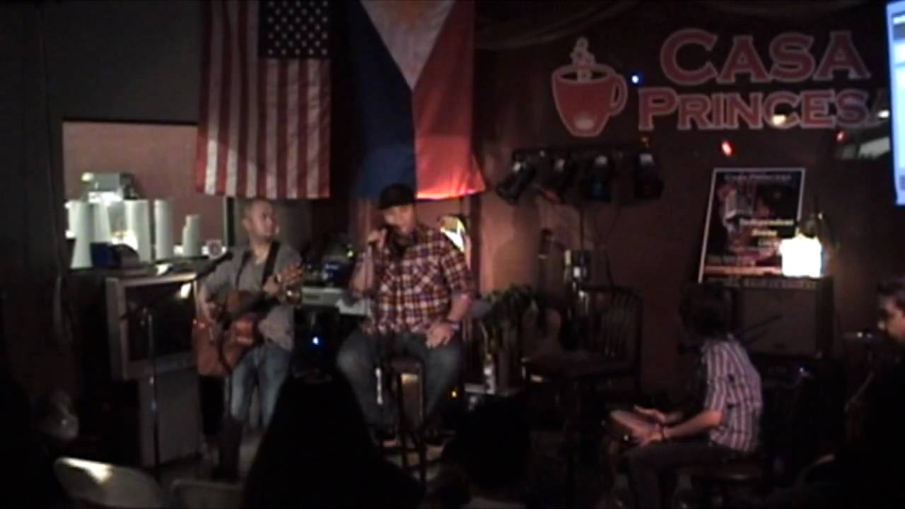 Those Lips - Joe Mananquil, Cover (Open Mic Night) - YouTube