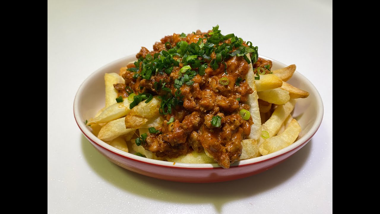 Quick & Easy - Cheesy Beef Fries [anyhowcanlah] - YouTube
