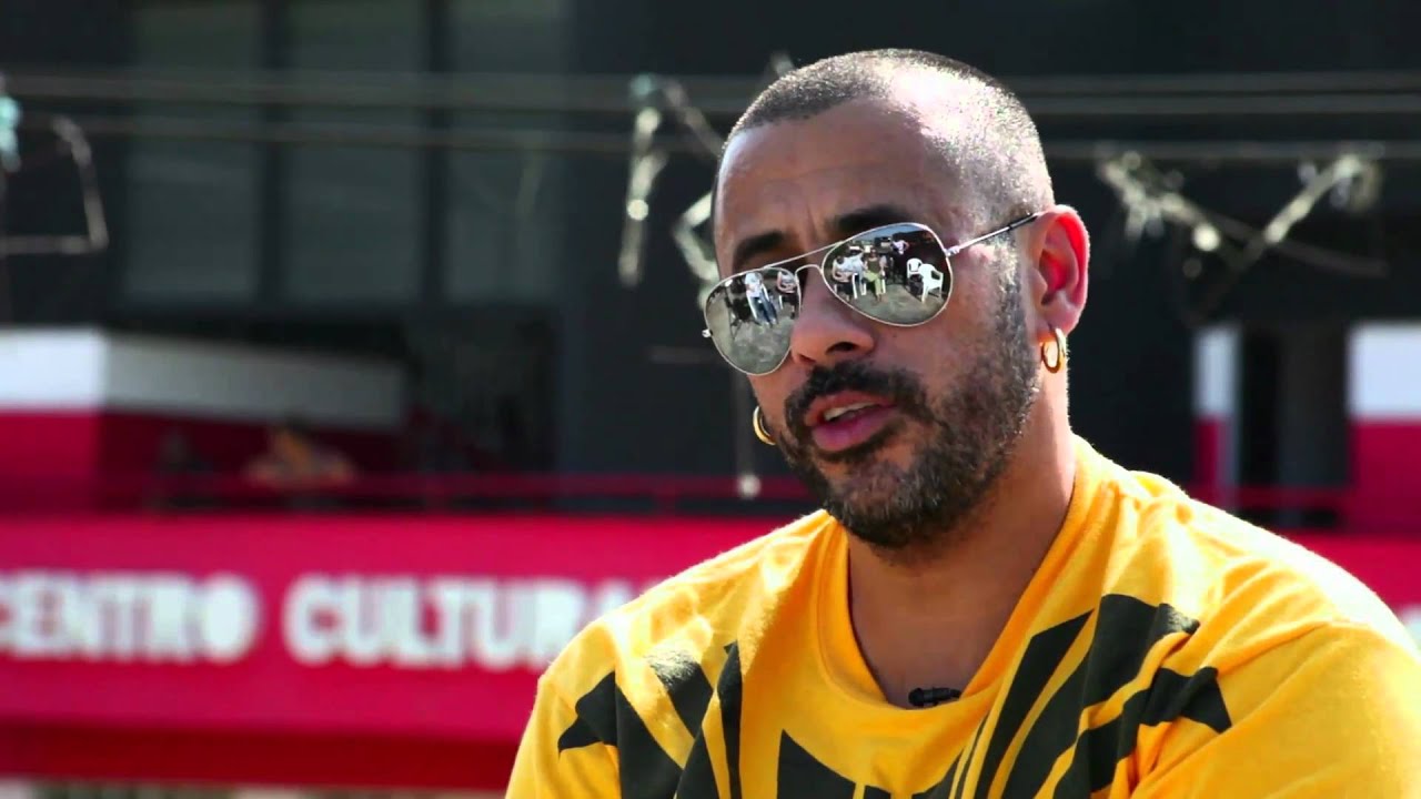 José Junior - Grupo Cultural AfroReggae - YouTube