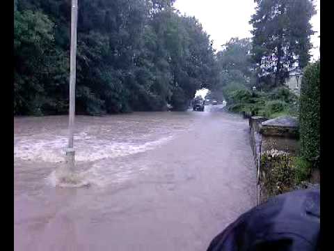 2007 floods winchcombe - YouTube