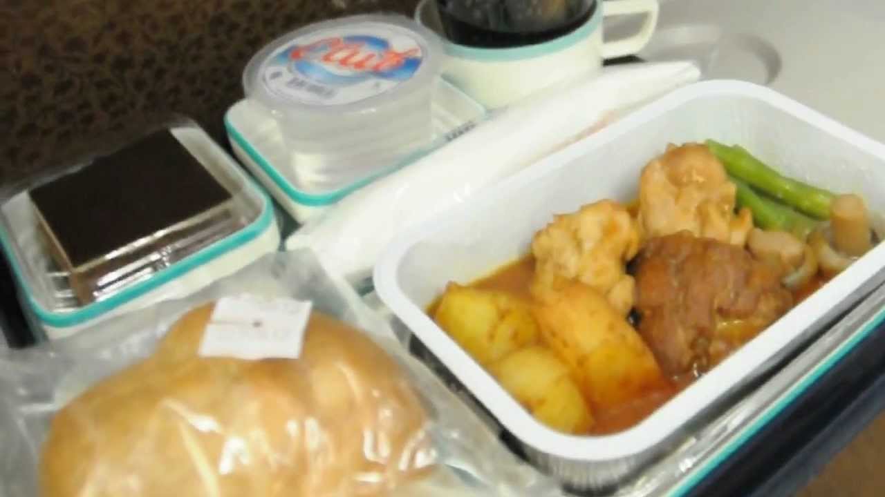 Inflight Meal Dinner Garuda Indonesia - YouTube