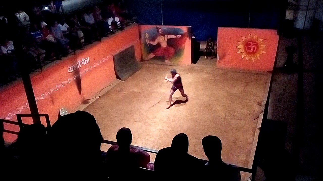 URUMI fighting LIVE SCENE [SWORD ..Flexible blade} remove head , തല ...