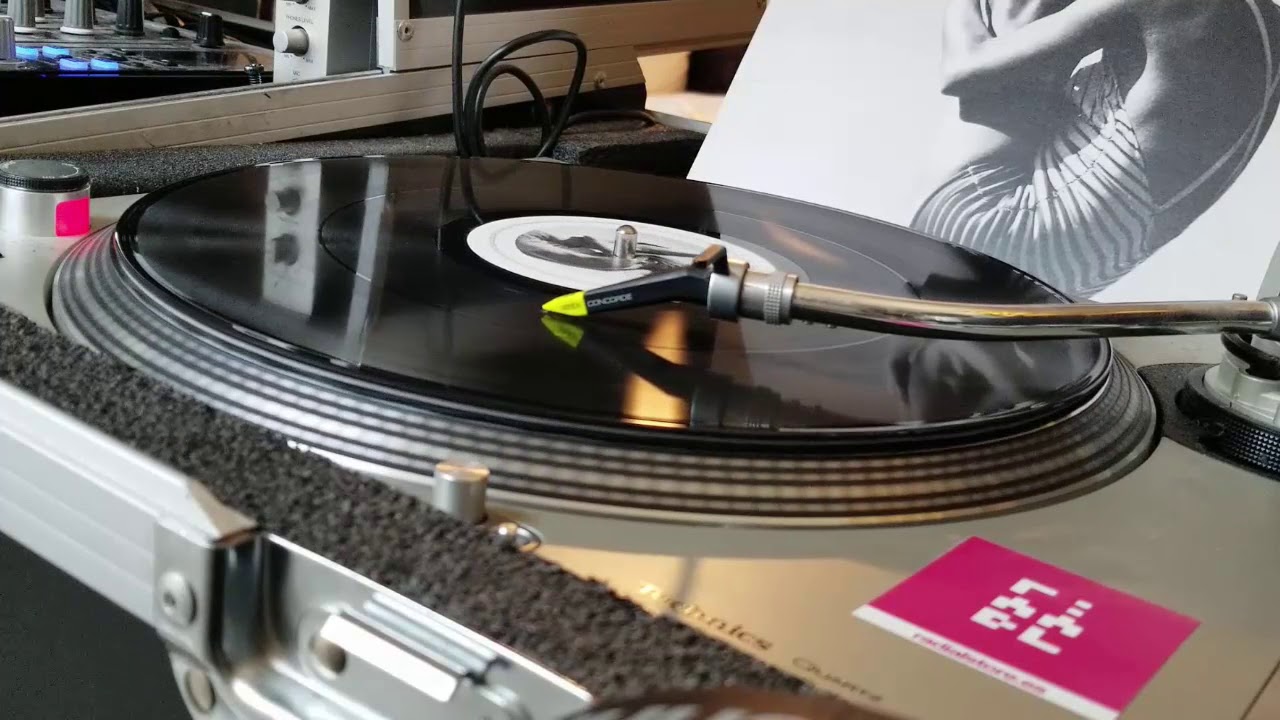 Andy Stott ‎- Luxury Problems - YouTube