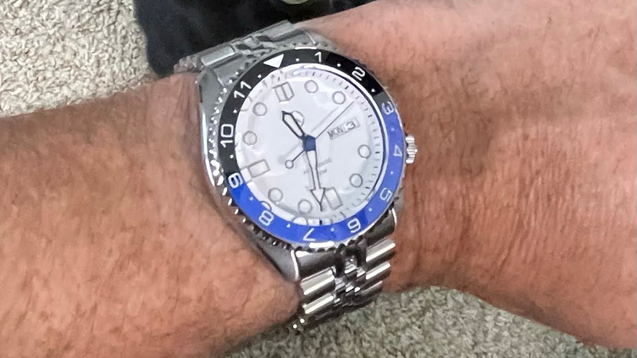 Batman Diver Watch islander Diver 43mm - YouTube