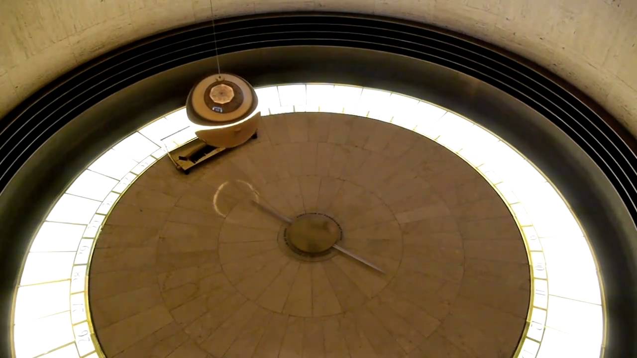 Foucault's Pendulum (Griffith Observatory, Los Angeles) - YouTube
