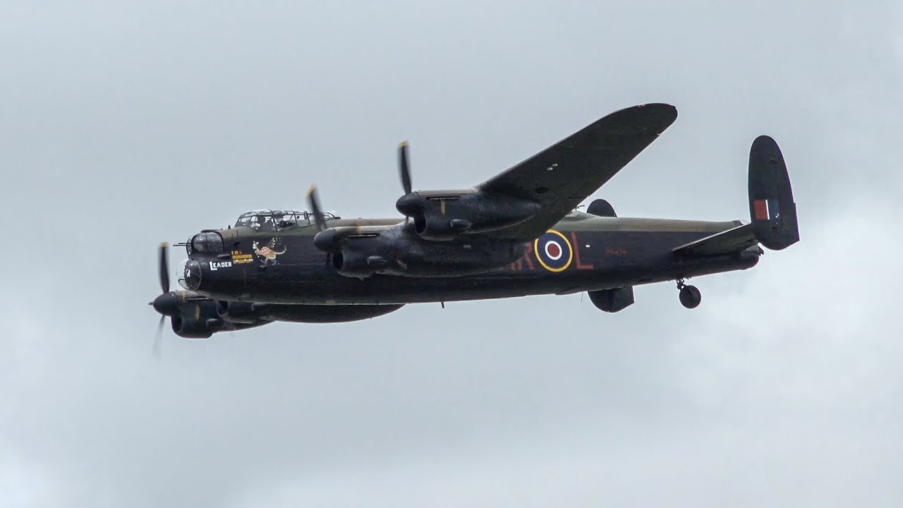 Avro Lancaster heavy WW II bomber flying at RIAT 2023 - YouTube