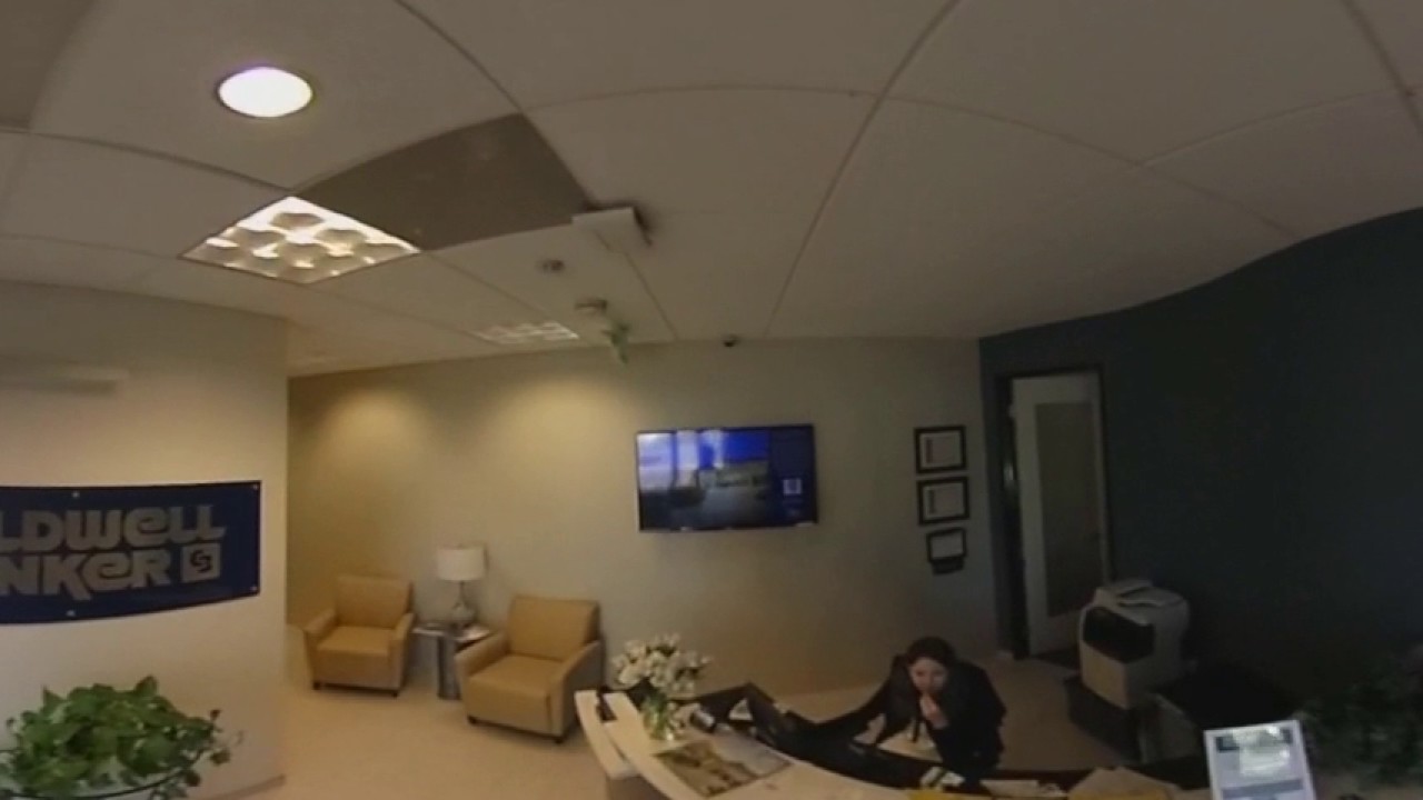 walk around the building - YouTube