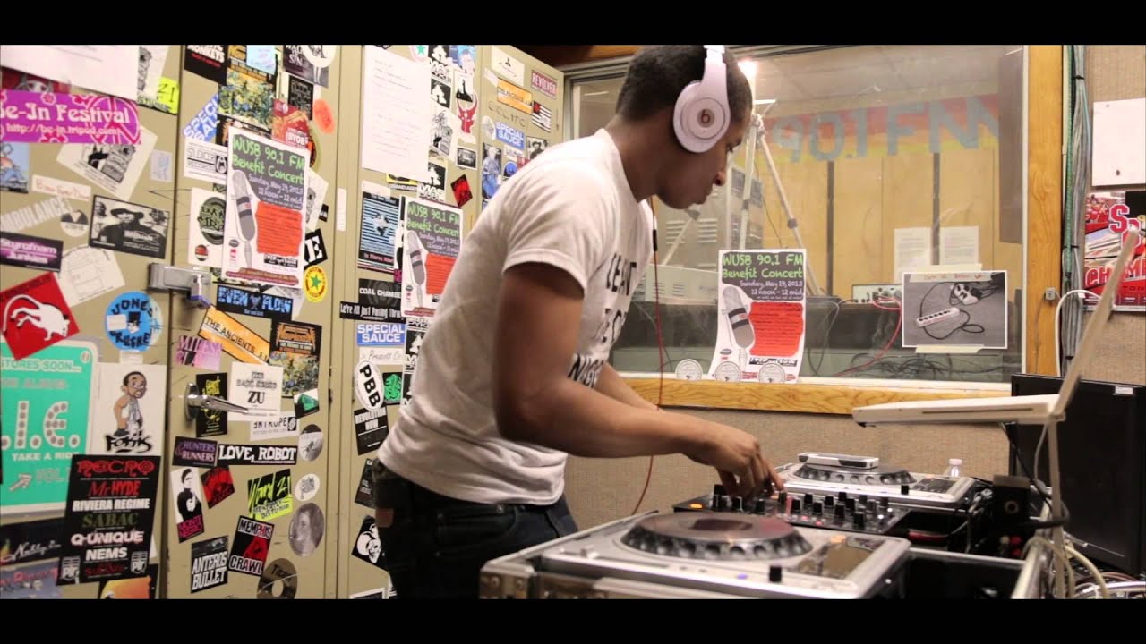 Dj Wavy @ WUSB 90.1FM - YouTube