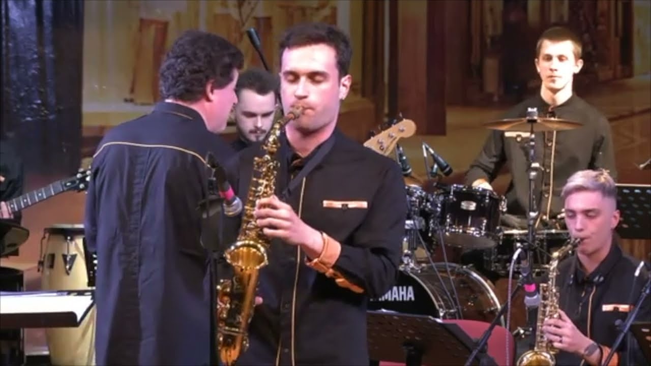 Duke Ellington & Billy Strayhorn – Isfahan - YouTube