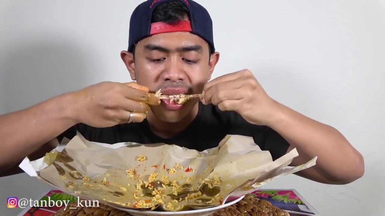 tanboy kun! SARAPAN TANBOY KUN MAKAN 4 BUNGKUS NASI PADANG JUMBO ...