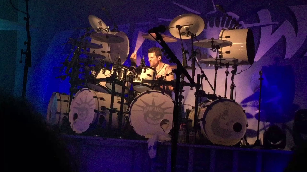 HELLOWEEN, DANi \Drum solo - YouTube