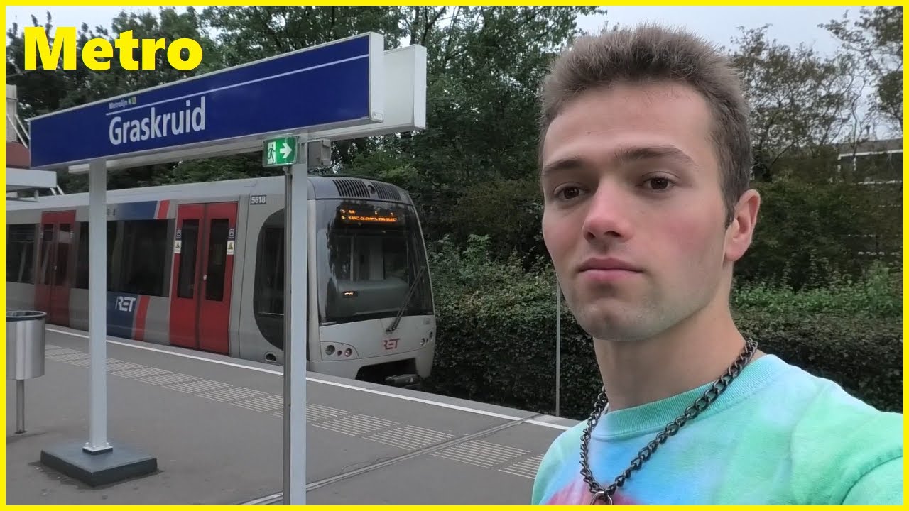 Eerste Nieuwe RET Metro Spoorwegovergang Rotterdam Ommoord - YouTube