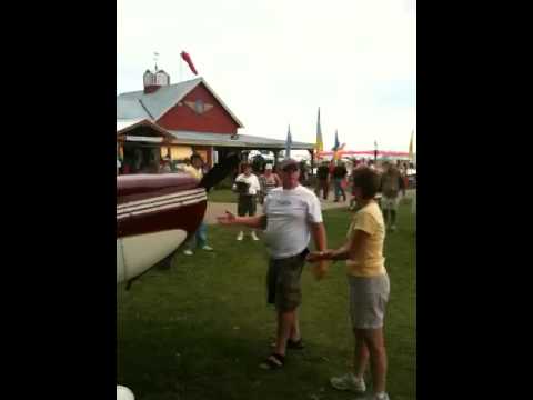 Hand start a prop airplane - YouTube