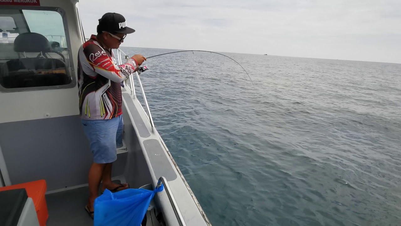 Rompin Boat Ajing - YouTube