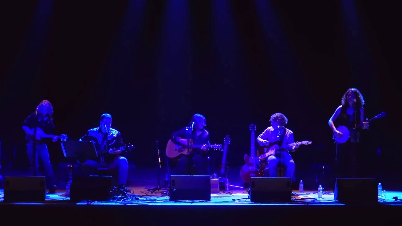 Roxie Watson - "Someone To Cry About" - YouTube