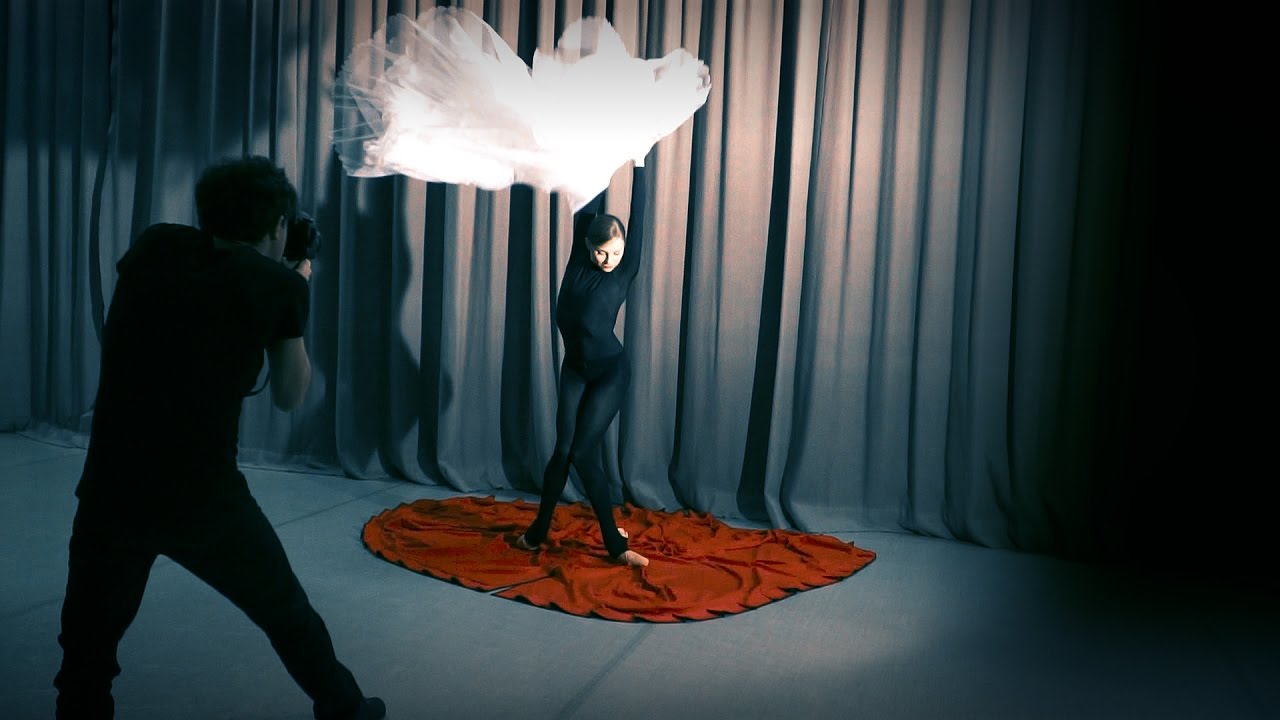 Dancing in the dark. #Backstage - YouTube