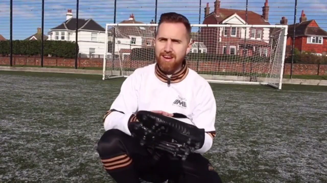 The Football Boots worn by PELE and GEORGE BEST are back! | Stylo ...