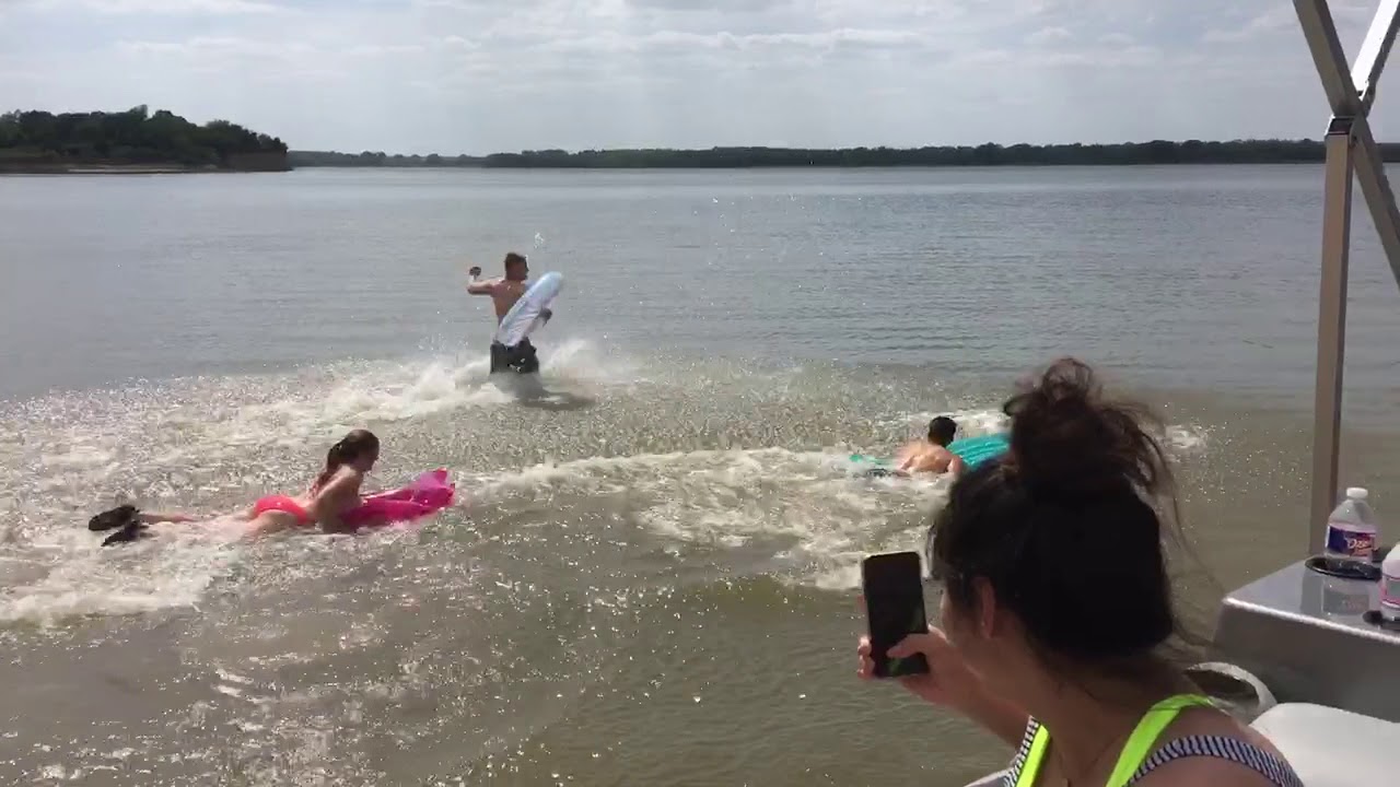 Float races on Milford Lake - YouTube