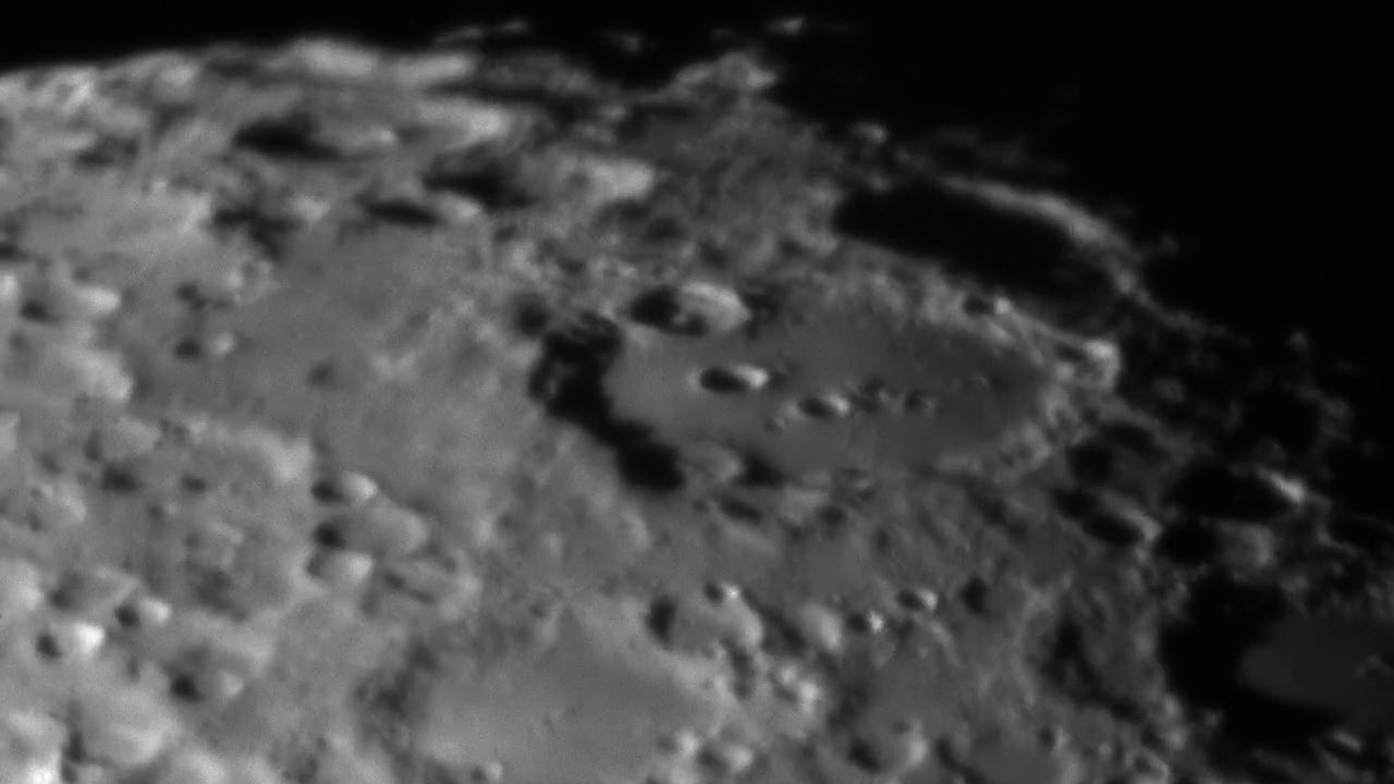 Effect of atmospheric seeing on the moon. - YouTube