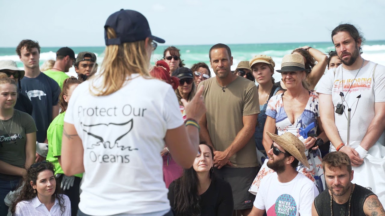 We-Refill Tangaroa Beach Clean up 2019 - YouTube