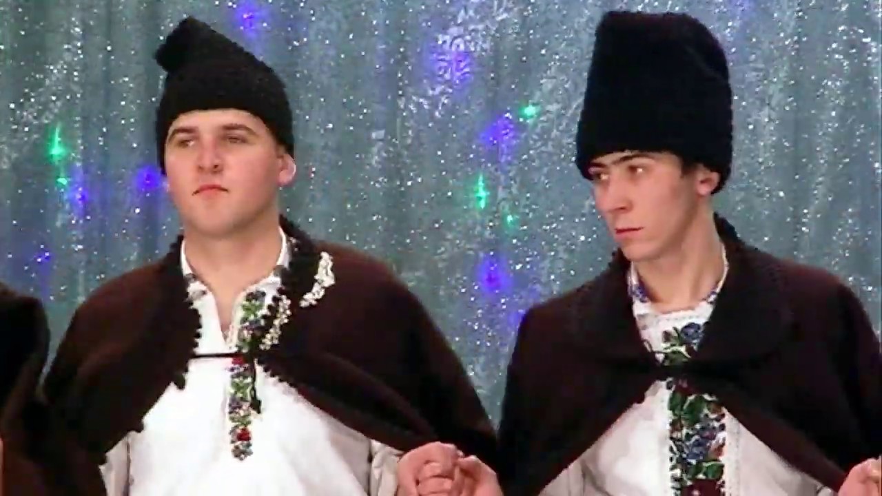 Dansul ”Arcanul” - Ansamblul popular de dans "Mărțișor", Voloca, 2011 ...