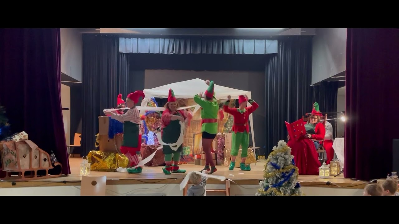 Décoration du dernier sapin chez le Père Noël - YouTube