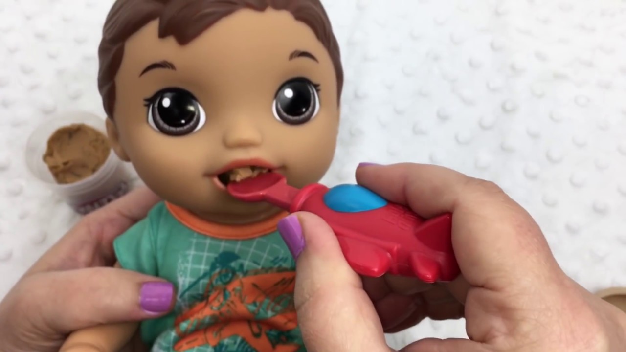 Baby Alive Super Snackin’ Luke Doll Feeding - YouTube
