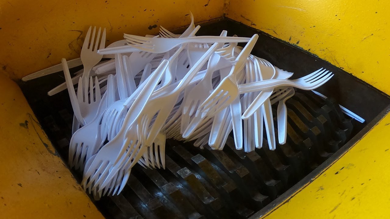 THE WAR FAST SHREDDER MACHINE WITH PLASTIC FORK | SATISFYING SHREDDING ...